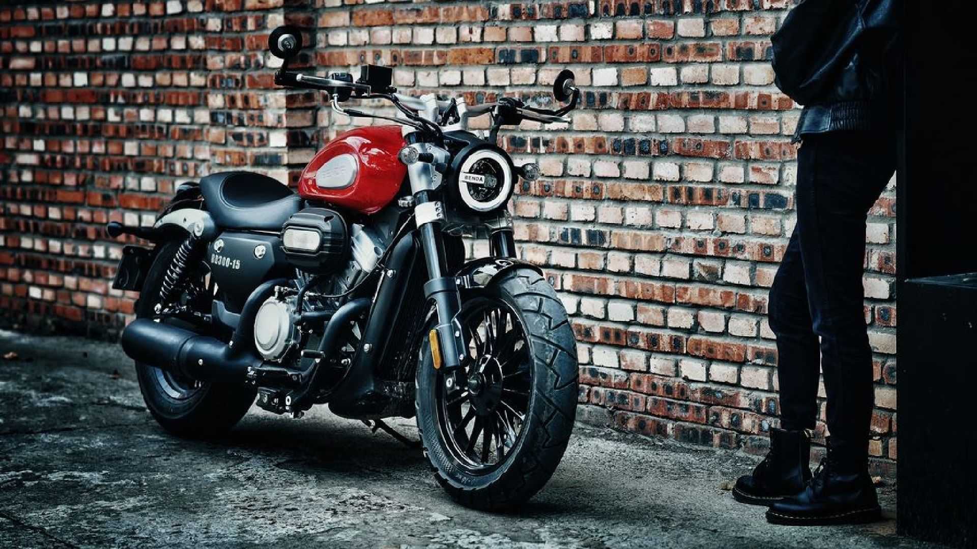 Benda BD300 Sporty in arrivo a maggio: ecco cosa attendersi