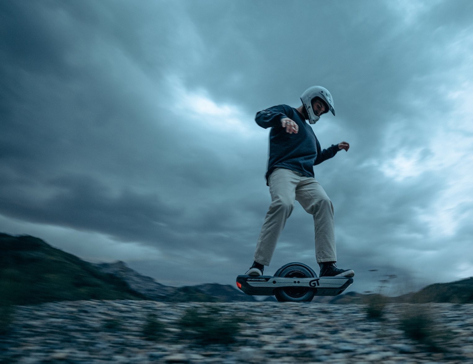 Onewheel GT, lo stakeboard monoruota elettrico con 50 km di autonomia