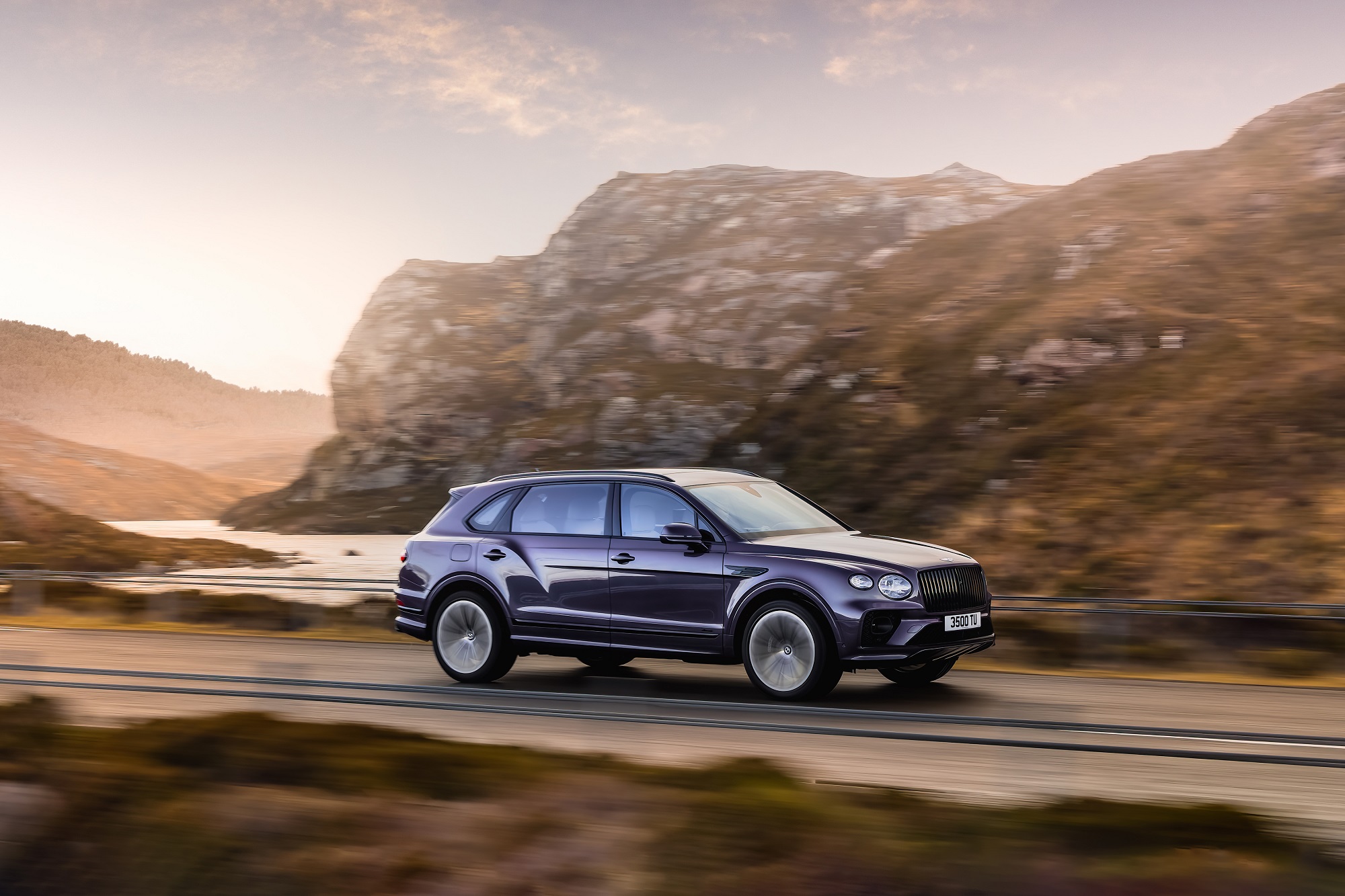 Bentley presenta la Bentayga Extended Wheelbase