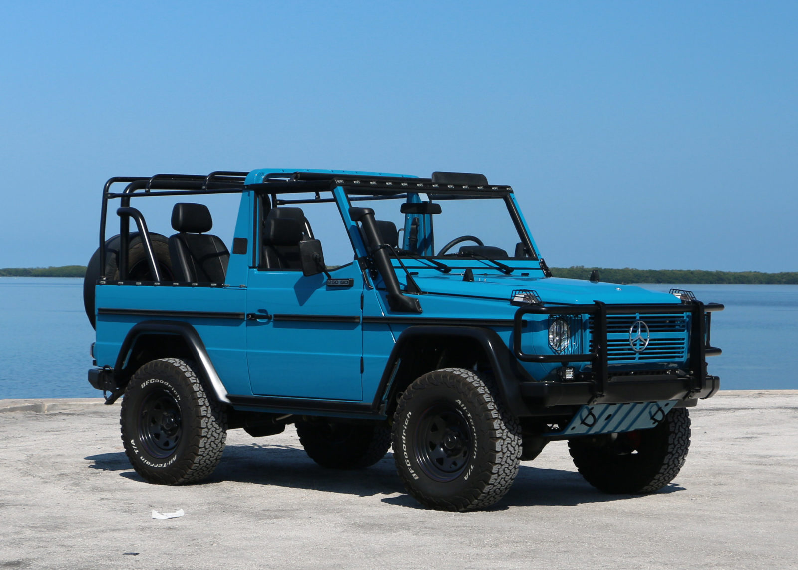 Una Mercedes-Benz 250 GD Wolf restaurata sta andando all’asta