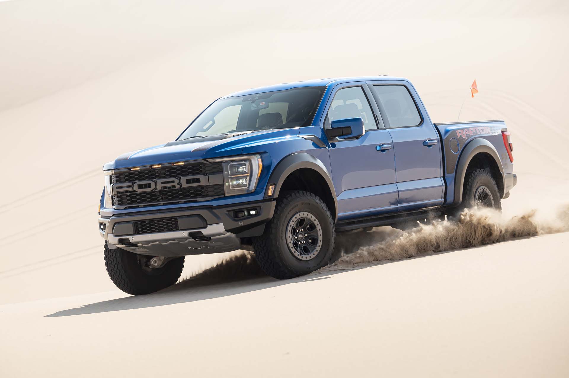 Il Ford F-150 Raptor R avrà motore V8 e 760 cavalli di potenza