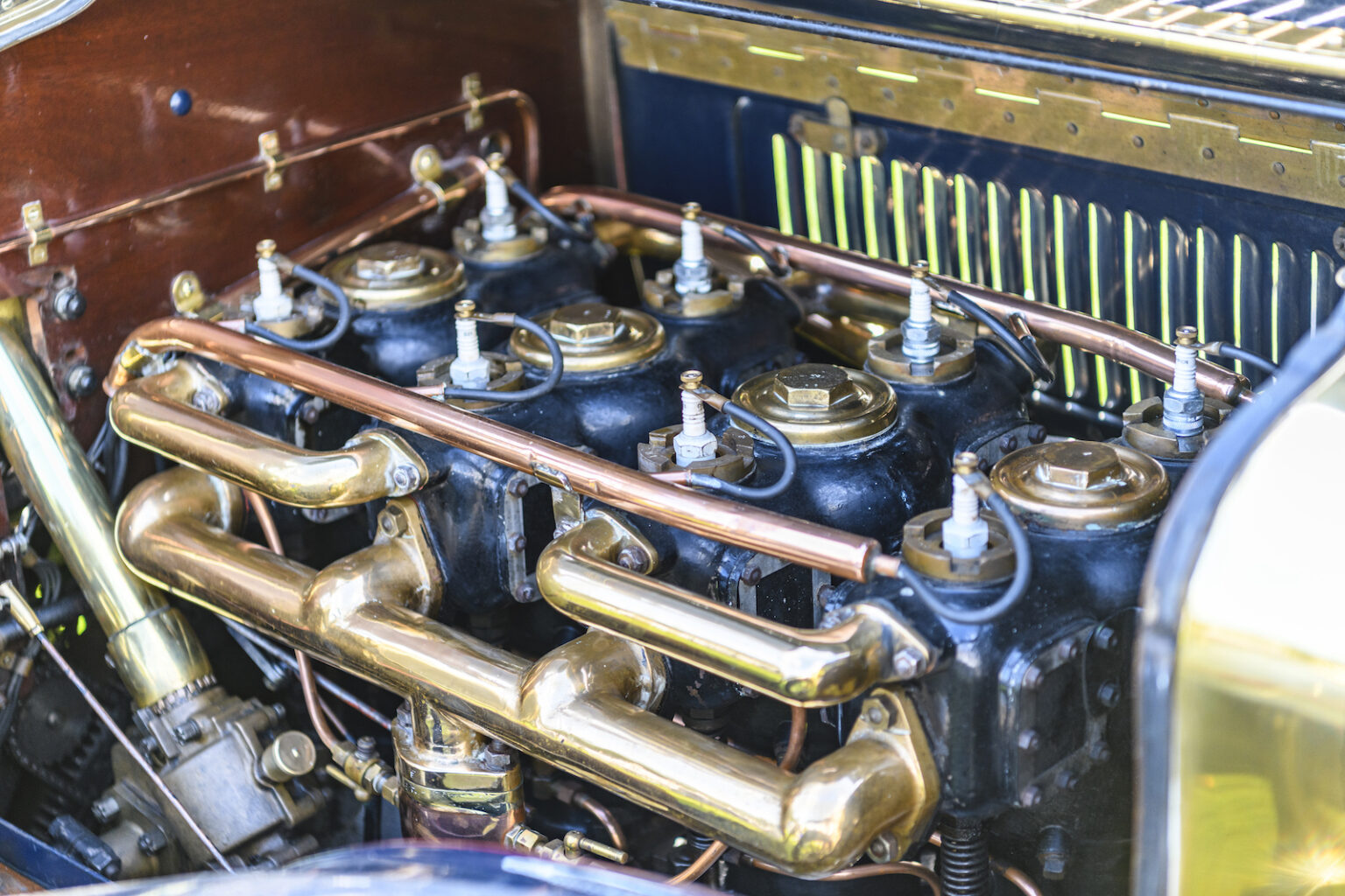 Come e quando cambiare le candele, ecco i segnali da conoscere