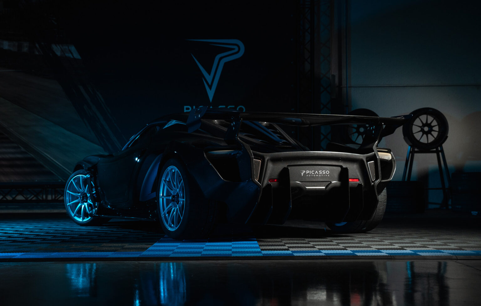 Picasso svela la sua prima supercar 660 LMS