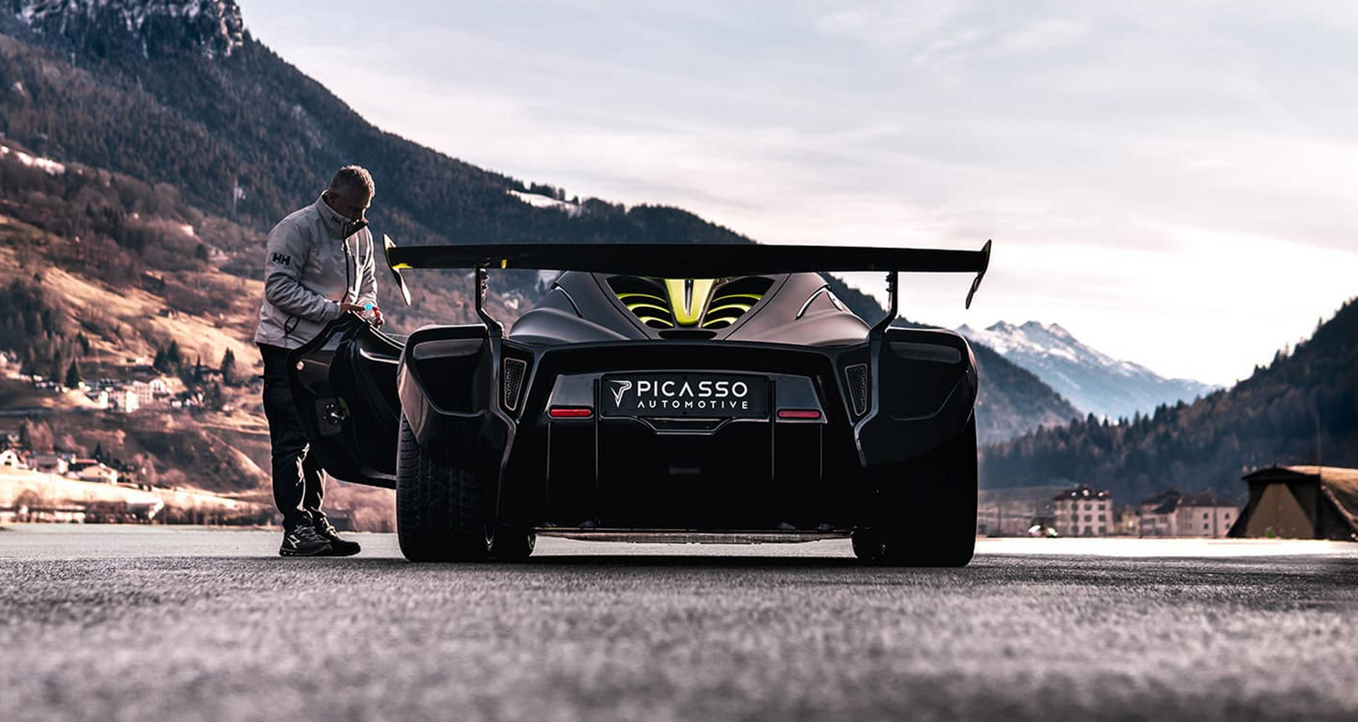 Picasso svela la sua prima supercar 660 LMS