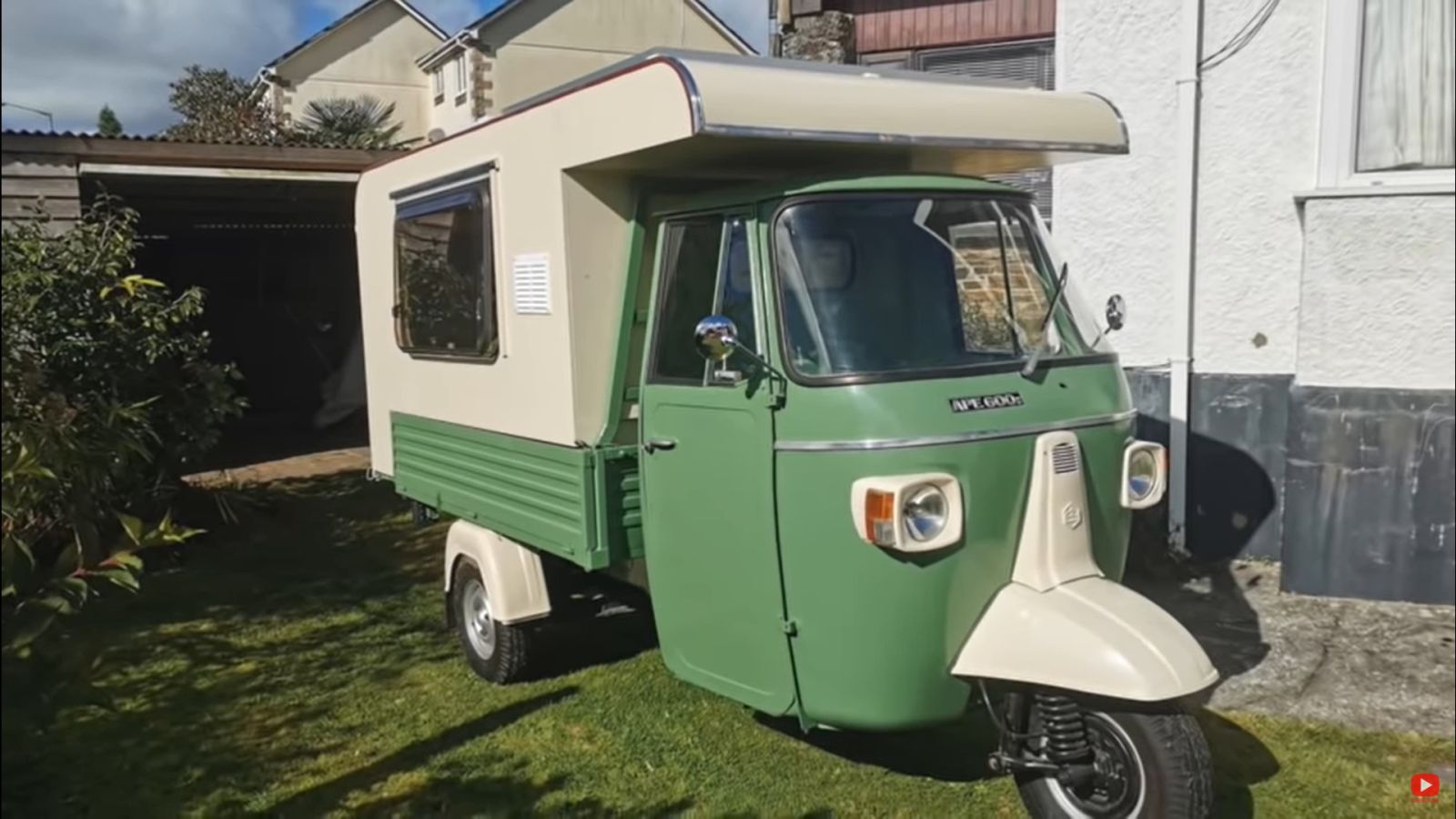 Il camper su base Ape è forse il camper più piccolo al mondo