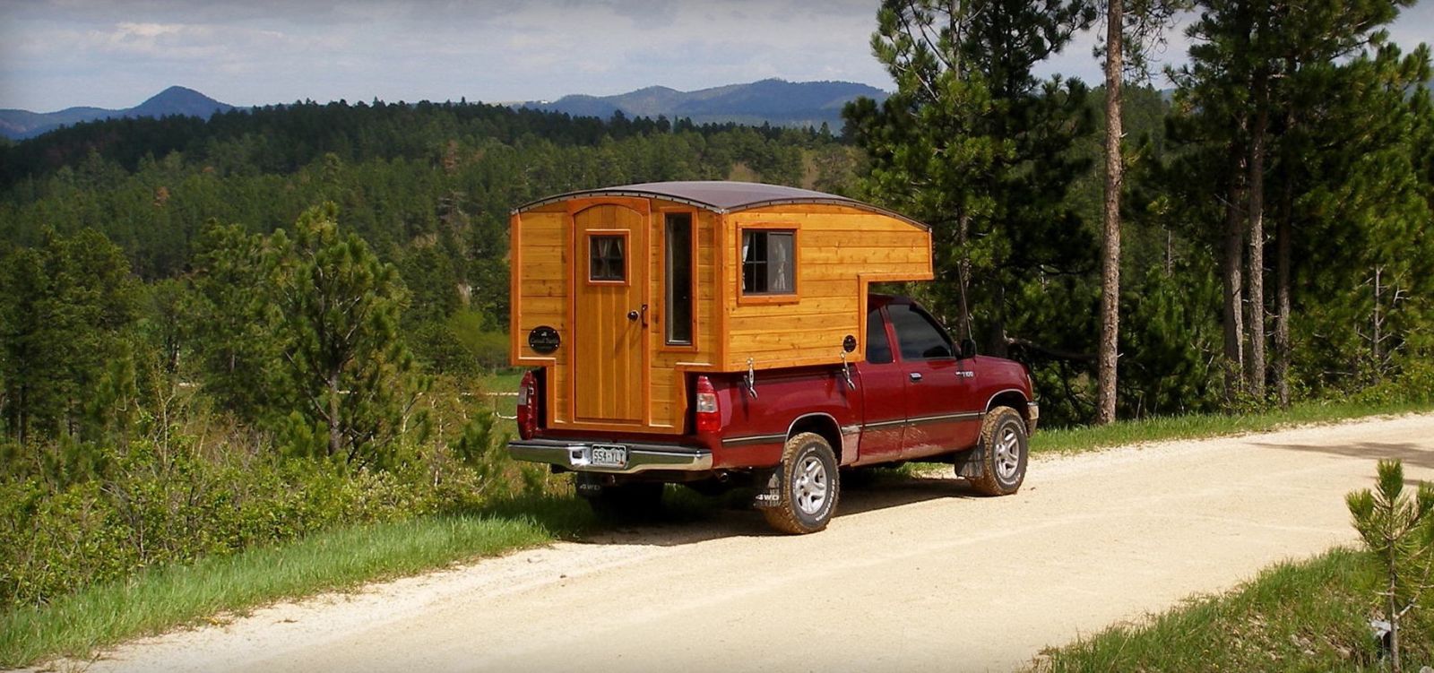 Da pick up a camper in legno con l'Original Cabover