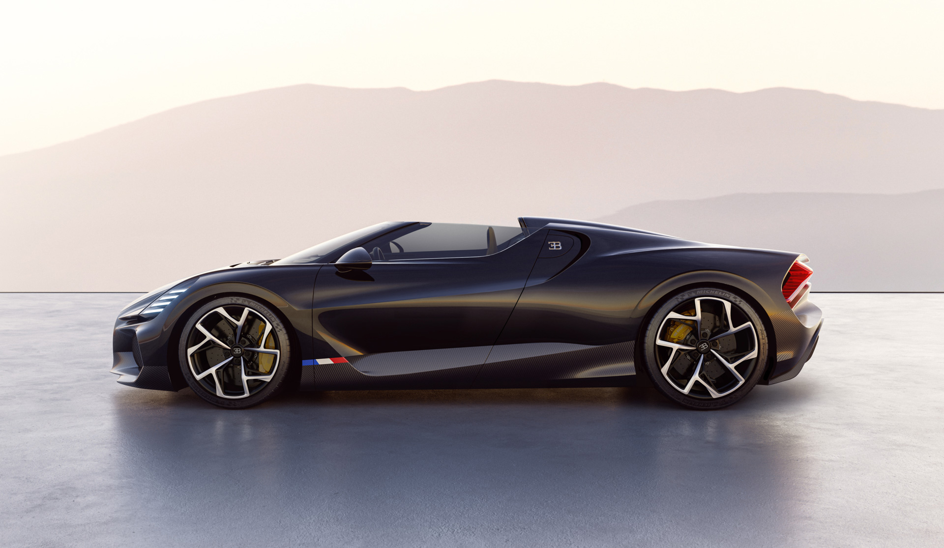 Bugatti Mistral è la cabriolet più veloce del mondo?