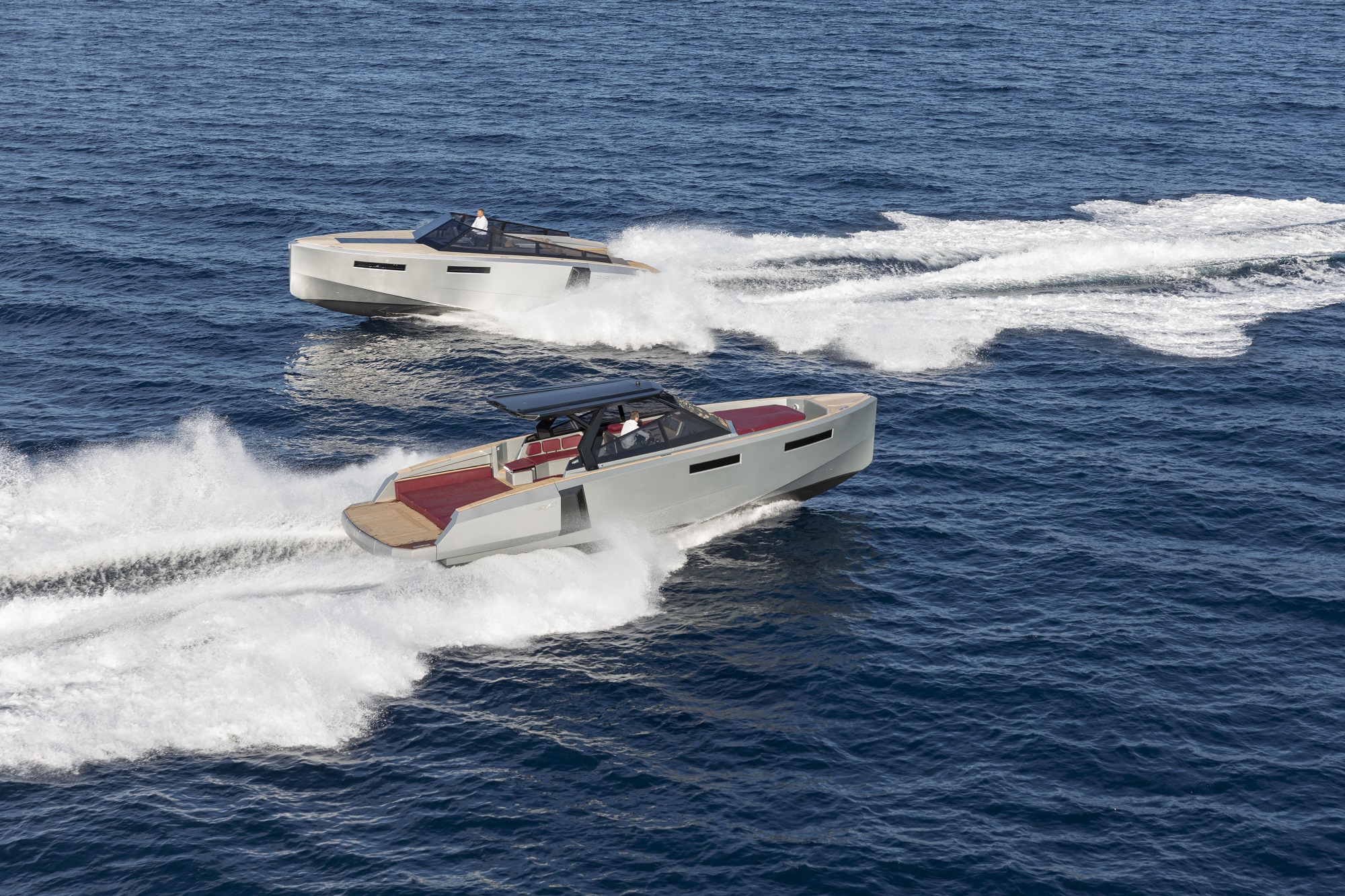 Evo Yachts presenta il nuovo Evo R4XT walkaround