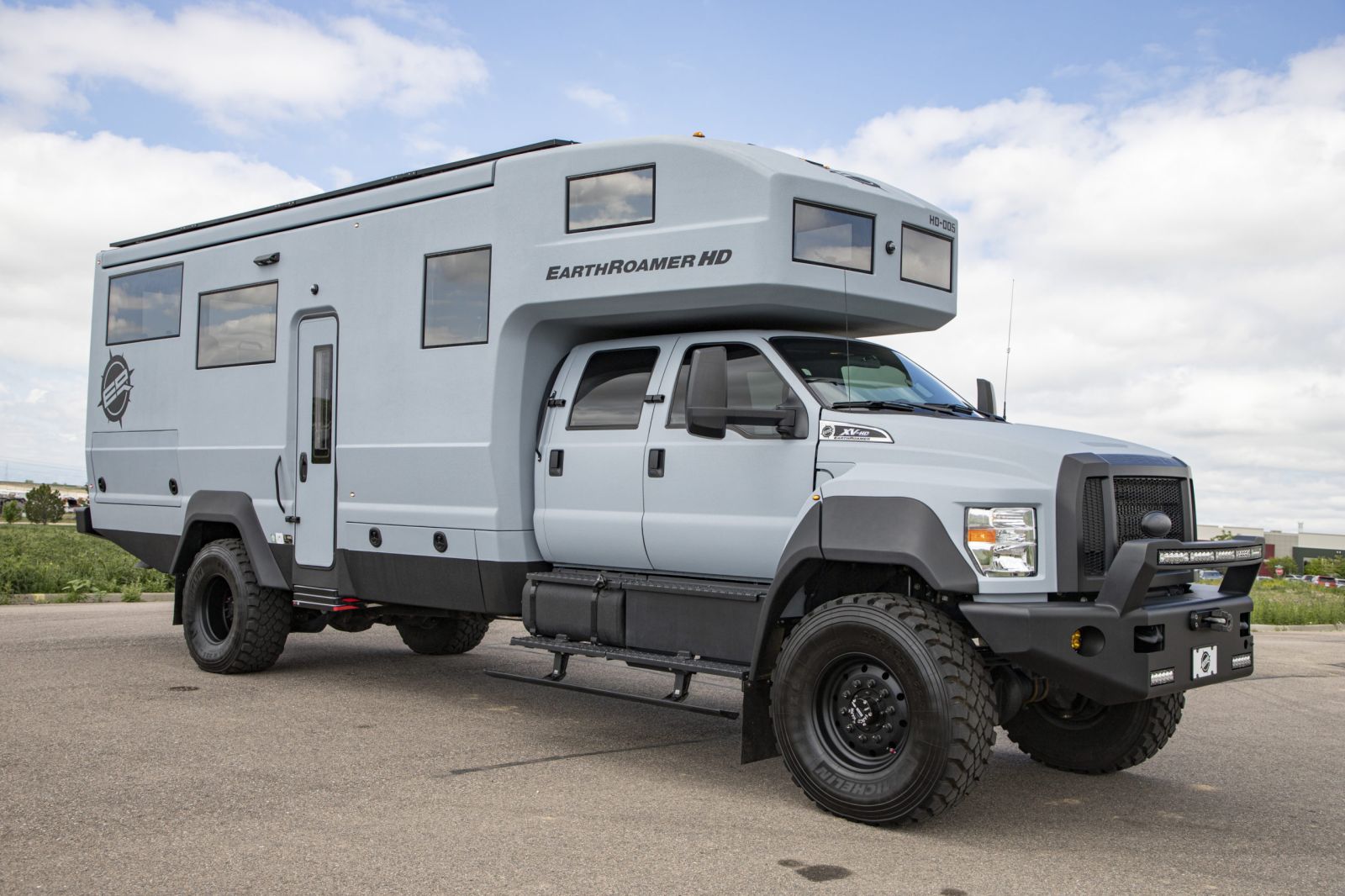 Yamaha presenta le novità delle proprie hyper naked 2023