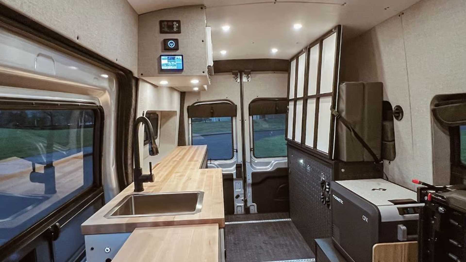 Grit Overland sviluppa un nuovo camper su base Ford Transit 4x4