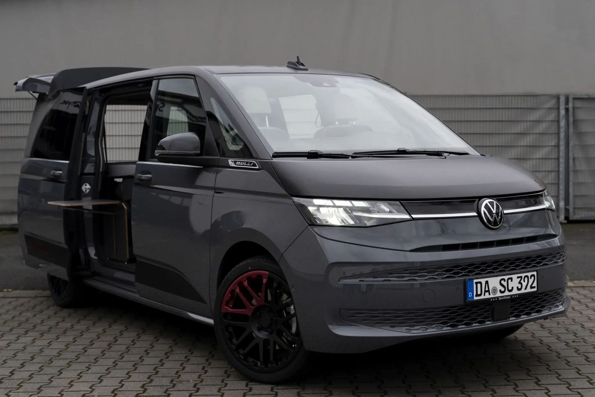 SpaceCamper lancia un kit modulare per il Multivan T7