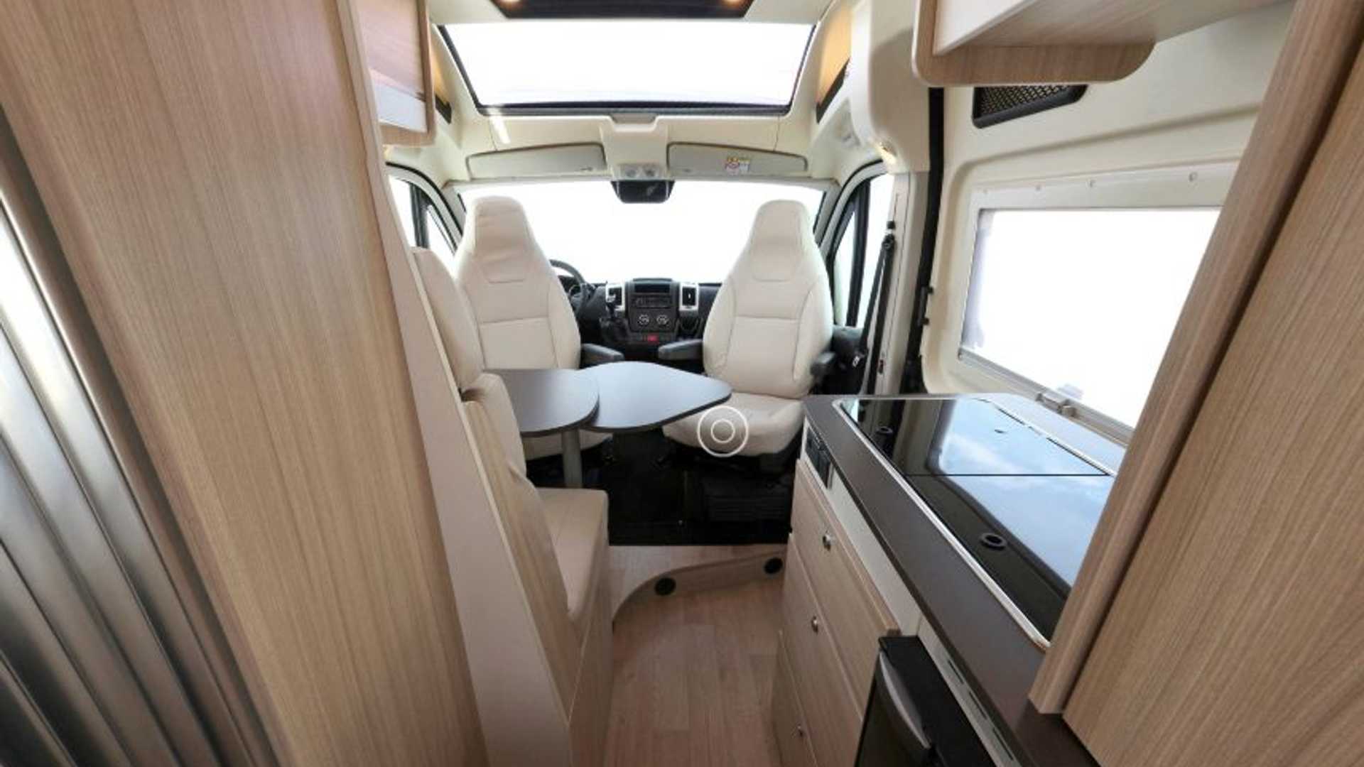 Dreamer D43 UP è un camper per quattro su base Peugeot o Fiat
