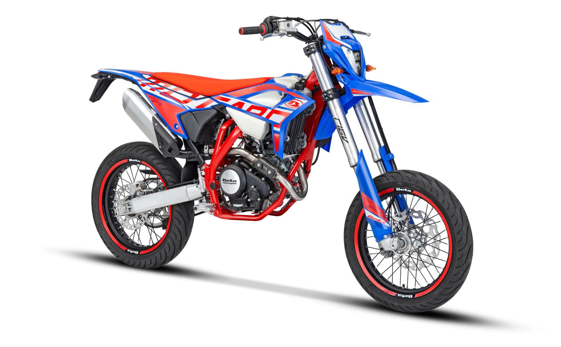 Beta presenta i modelli RR 125 Enduro e Motard in versione T e R