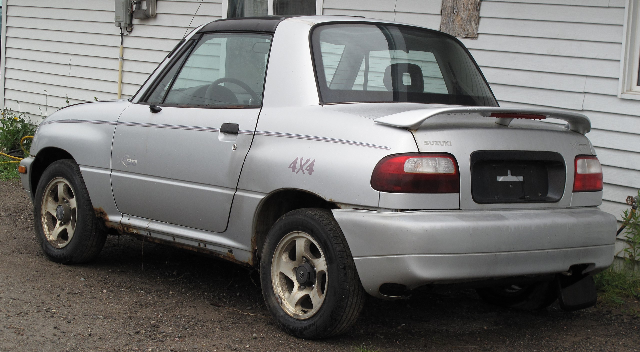 Cinque auto brutte degli anni '90