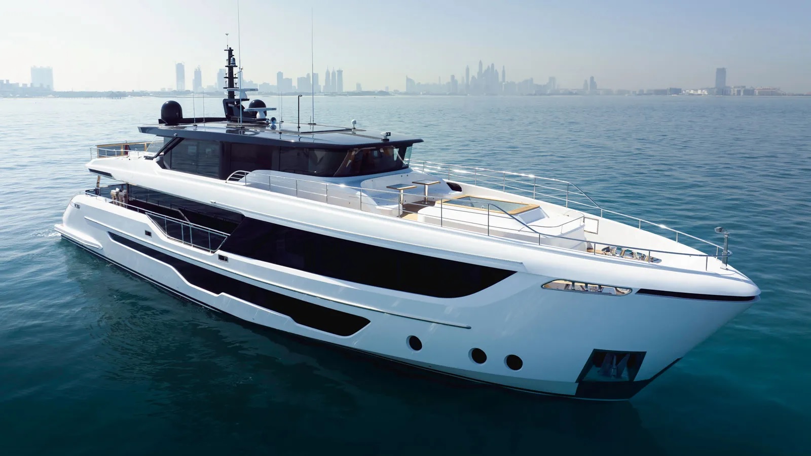 Gulf Craft mostra gli interni del nuovo lussuoso yacht Majesty 111