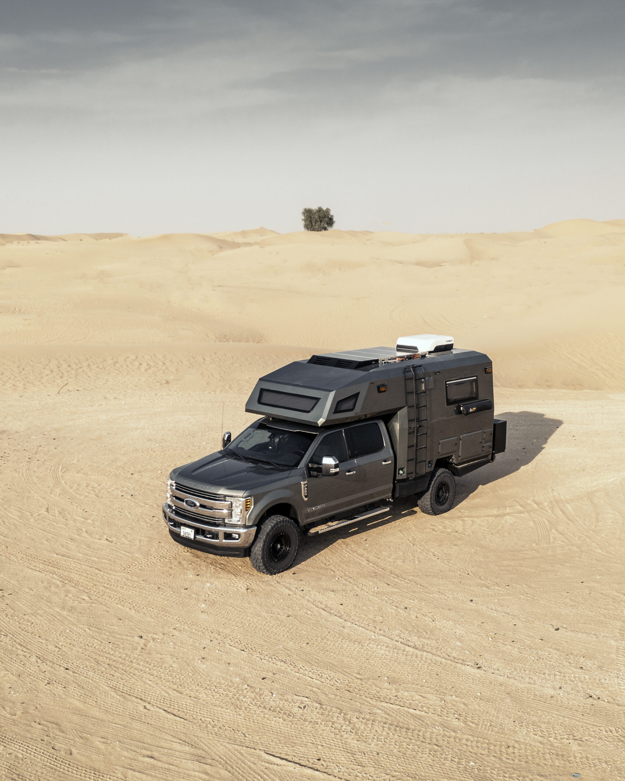 Freedom Raptor F350 è il camper off-road ideale per coppie e famiglie