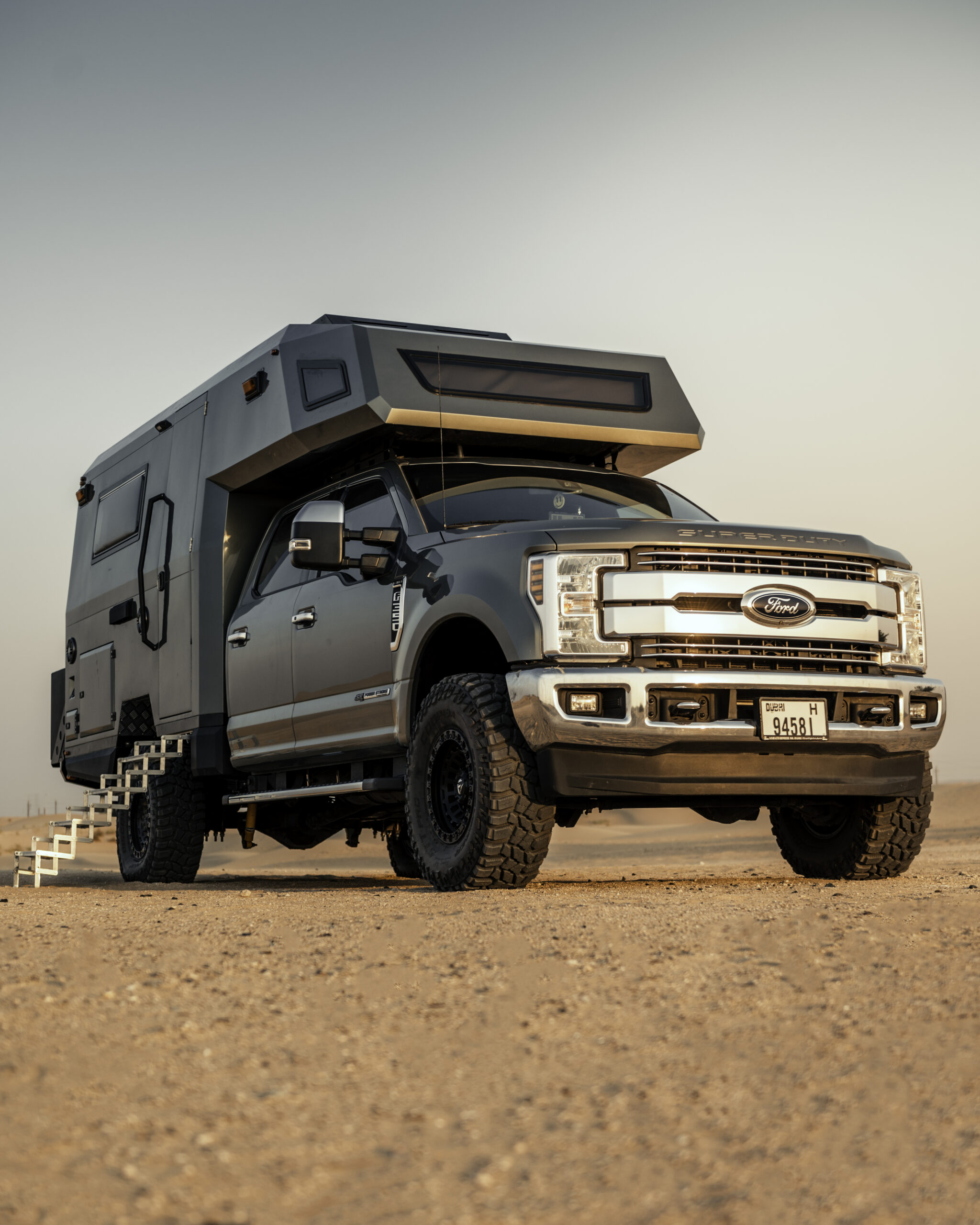Freedom Raptor F350 è il camper off-road ideale per coppie e famiglie