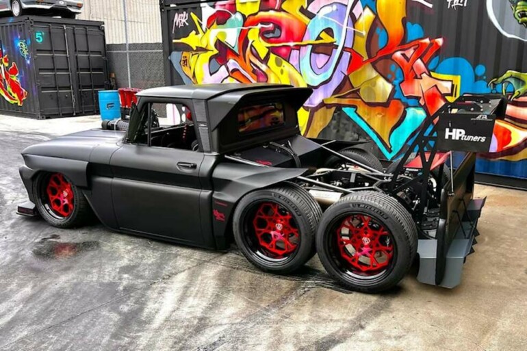 Il Chevrolet C10 “Slayer” è un pick up a sei ruote da 1.000 CV