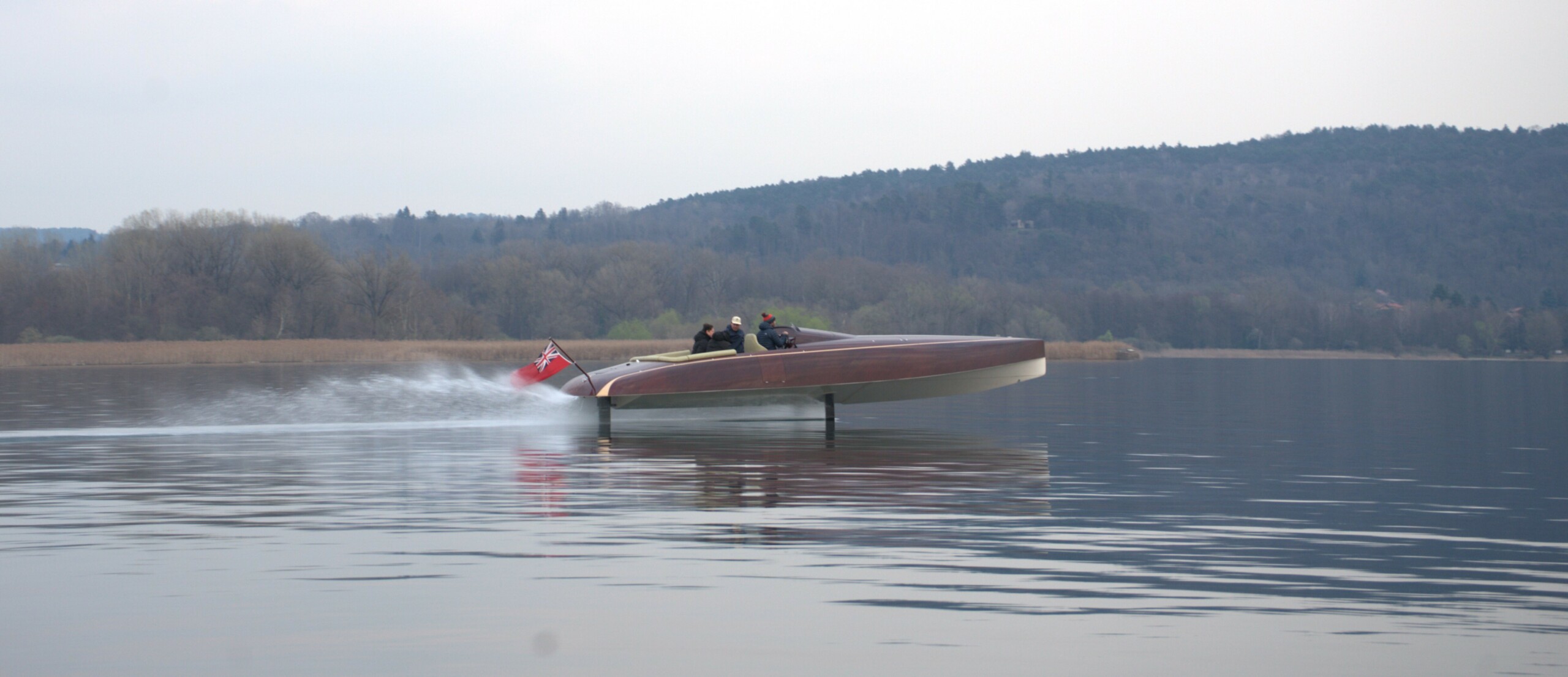 Equipmake presenta un sistema di trasmissione elettrica per un ...