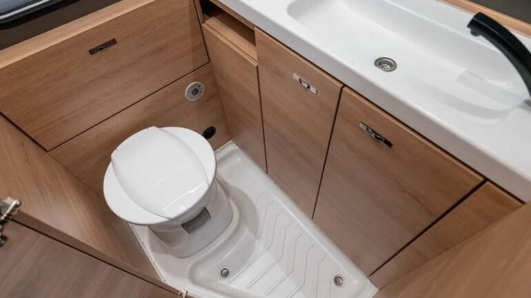 Quali sono le tipologie di WC per camper?